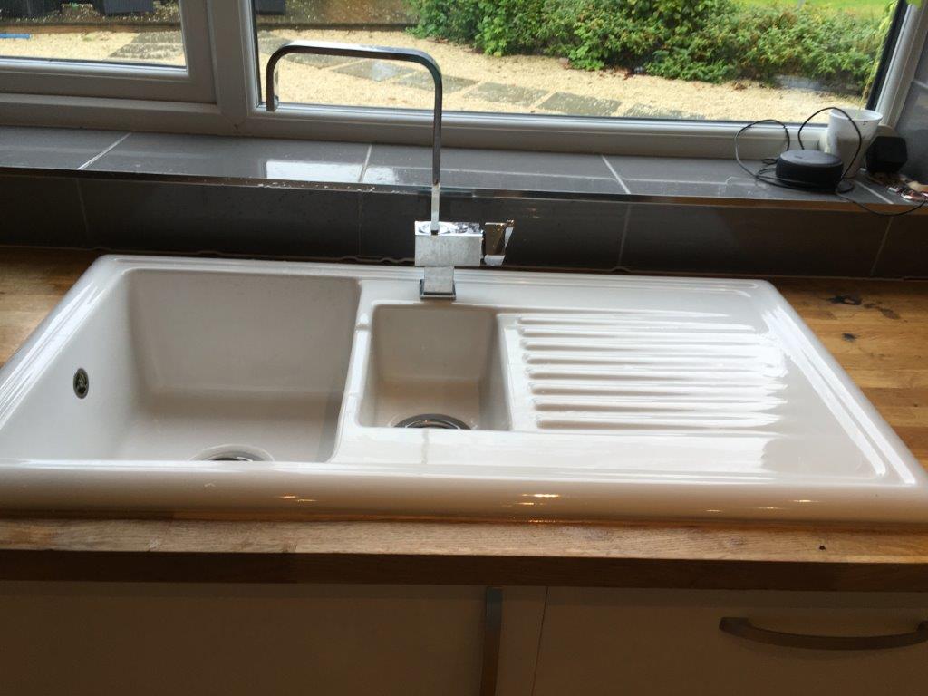 Howdens 2 yrs Old Cream Gloss Kitchen, Solid Oak Worktops, Appliances