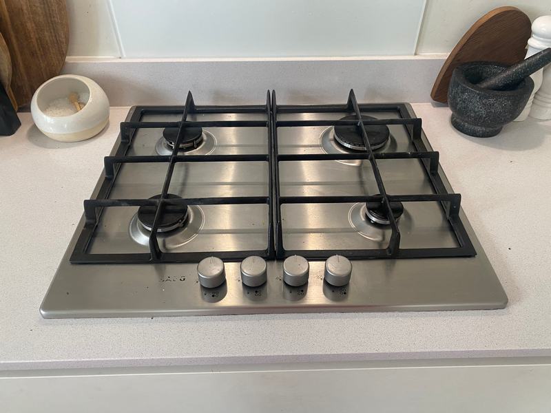 Hacker Modern Matt White Handless Channel Rail Kitchen - 3831833 | Used ...