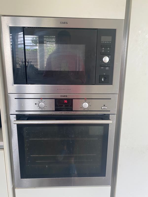 Hacker Modern Matt White Handless Channel Rail Kitchen - 3831833 | Used ...