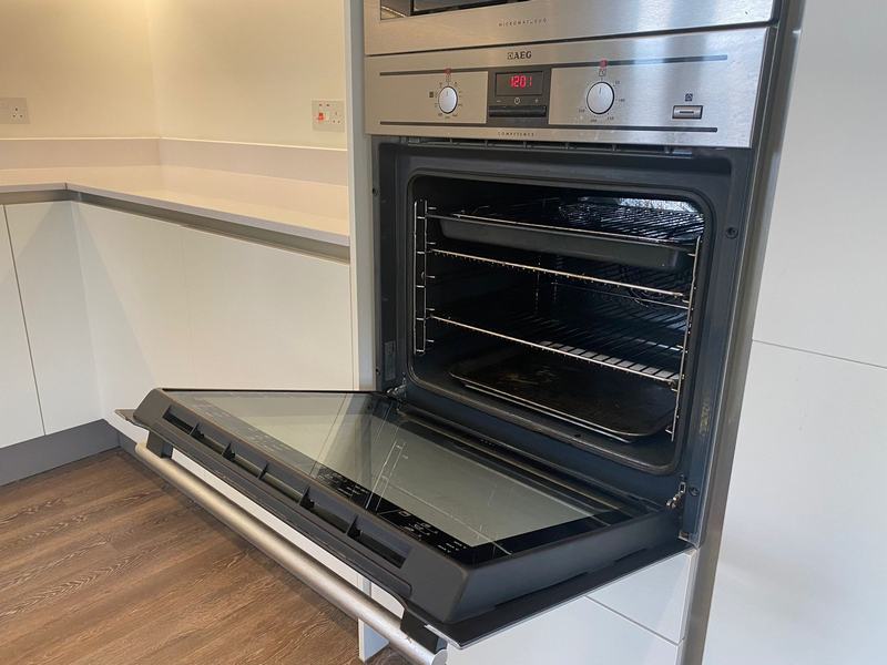 Hacker Modern Matt White Handless Channel Rail Kitchen - 3831833 | Used ...