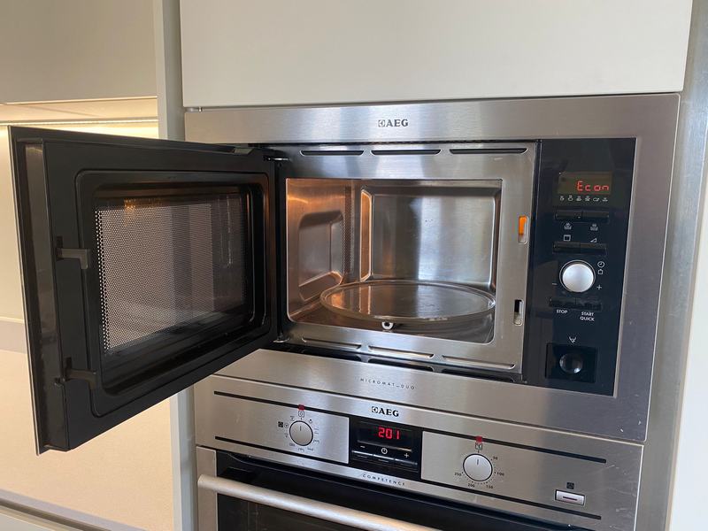 Hacker Modern Matt White Handless Channel Rail Kitchen - 3831833 | Used ...