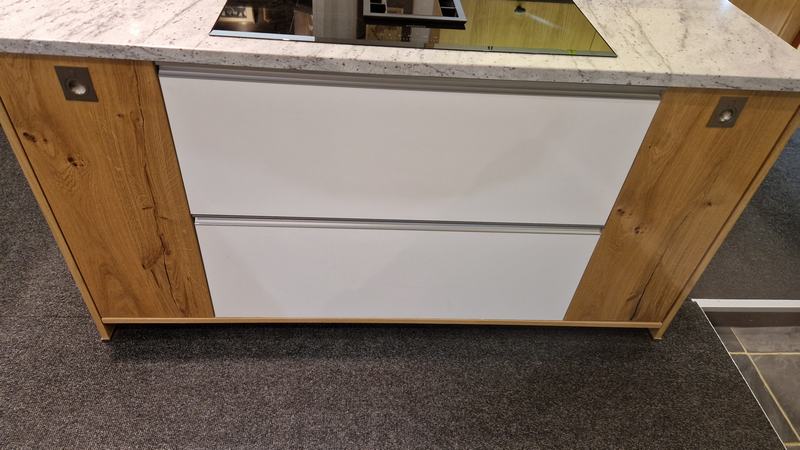 Ex Display Natural Cracked Oak - Alpine White Lacquered Island ...