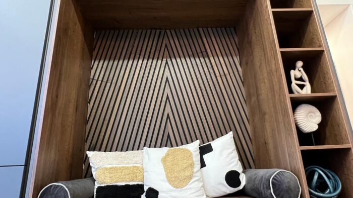 Ex Display Hacker Porto Handless Graphite & Walnut Boot Room Nook ...