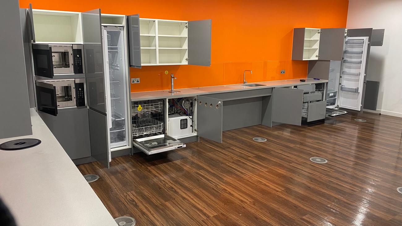 Very Large Grey Handleless High Gloss Utility - Office Kitchen ...