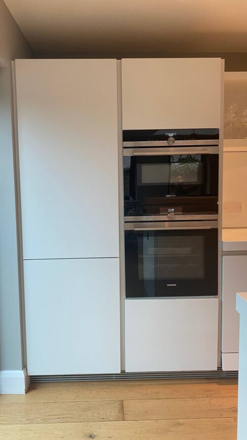 Bulthaup Matt White Handless Kitchen & Island Siemens Neff - 3832034 ...
