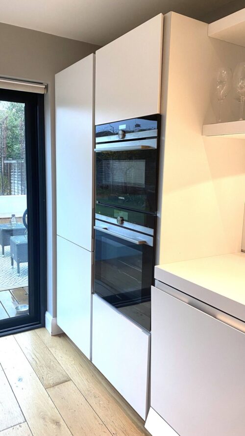 Bulthaup Matt White Handless Kitchen & Island Siemens Neff - 3832034 ...