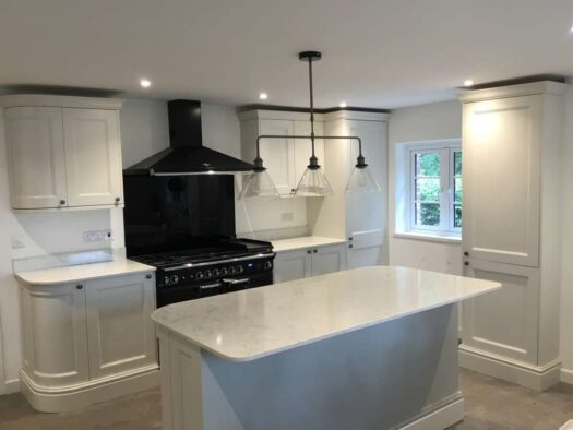 Howdens Elmbridge Porcelain Shaker Kitchen & Island - 3832179 | Used ...