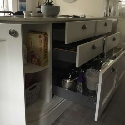 Howdens Elmbridge Porcelain Shaker Kitchen & Island - 3832179 | Used ...