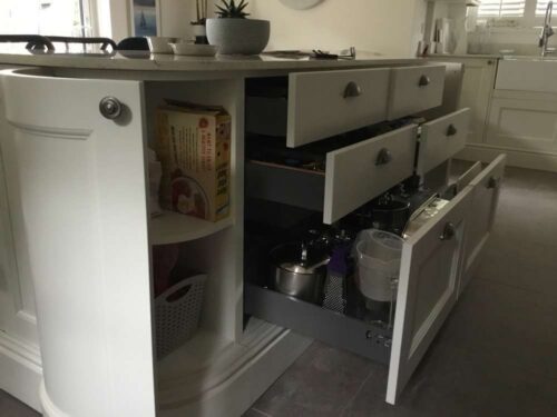 Howdens Elmbridge Porcelain Shaker Kitchen & Island - 3832179 | Used ...