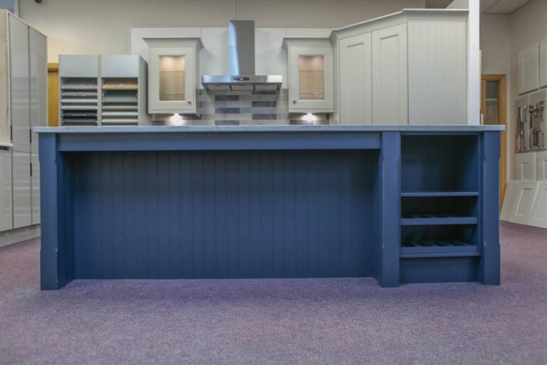 Ex Display Sheraton Manor House Shaker Painted Ash Frame Kitchen ...