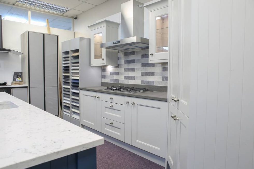 Ex Display Sheraton Manor House Shaker Painted Ash Frame Kitchen ...