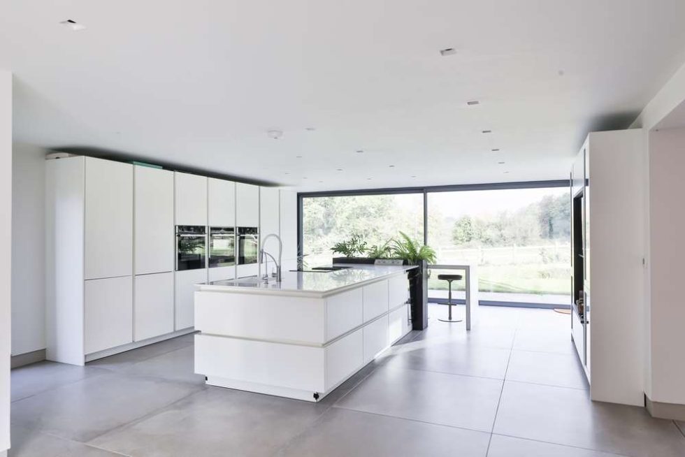 Rotpunkt Modern White Matt Handleless Kitchen & Island & TV Dresser ...