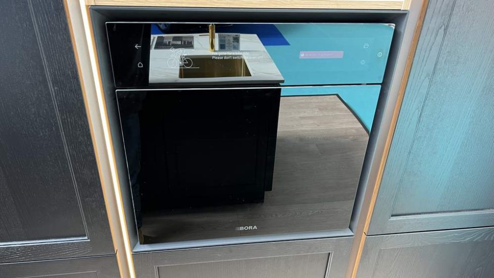 Exhibition Display Nolte Handleless Shaker Kitchen & Island - 3832508 ...