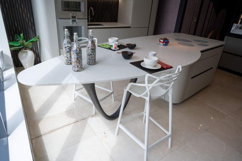 Ex Display Luxury Snaidero Arctic White Kitchen inc Matching Island ...
