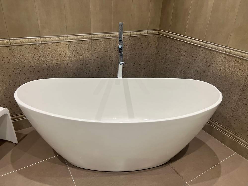 Ex Display Spa Freestanding Bath & Bath Companion - SE100 | Used ...