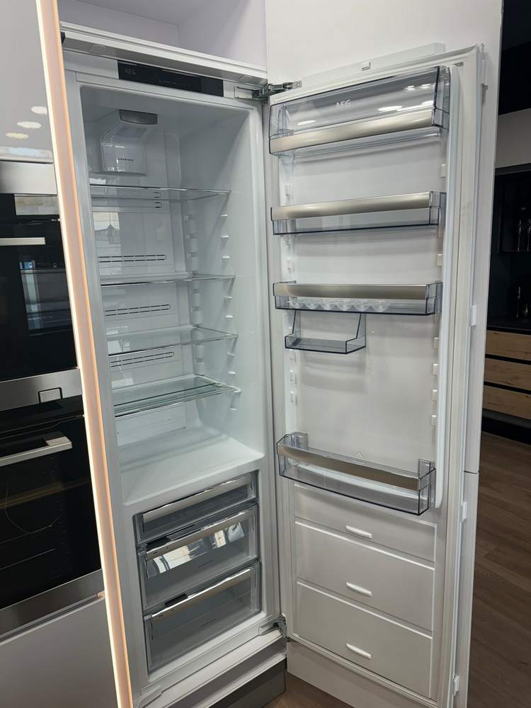 Ex Display AEG 9000 LongFresh Integrated Fridge SKK818E9ZC - APP576 ...