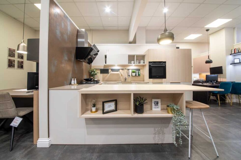 Ex Display Schmidt Two-Tone Arcos Clay Magnus Kitchen & Peninsula ...
