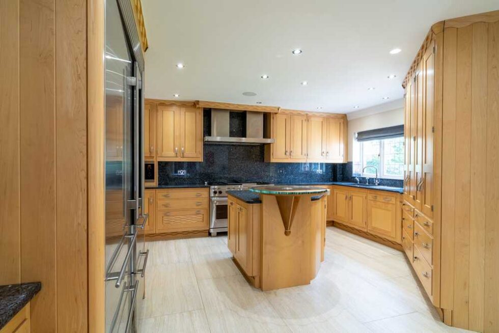 Luxury Mark Wilkinson Wooden Kitchen inc Island & Utility Room ...