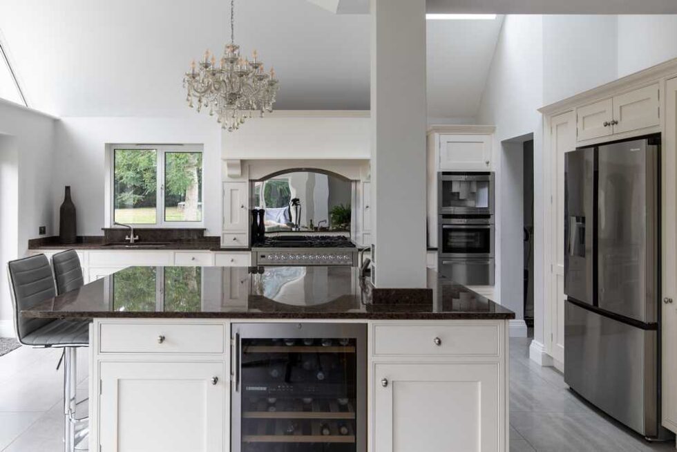 Bespoke Little Greene Clay Pale Dovetail Joint Shaker Kitchen & Island ...