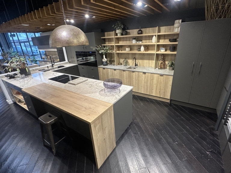 Ex Display Masterclass Melrose & Madoc Light Grey and Oak Kitchen ...