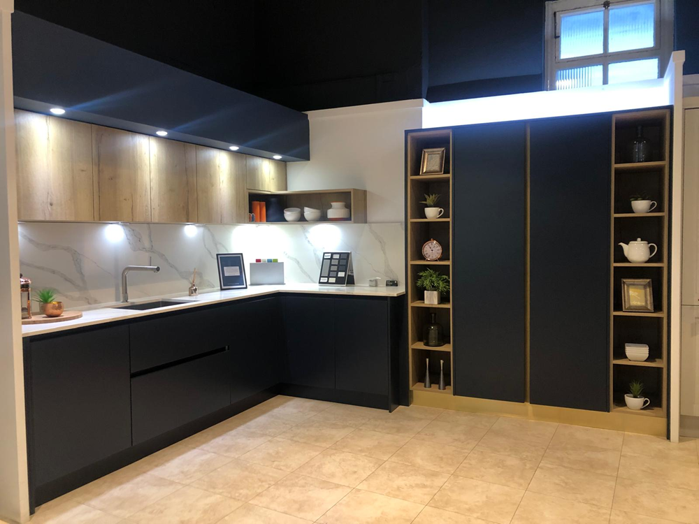 Ex-Display Masterclass Hampton Oxford Blue Handleless Kitchen - 3833290 ...