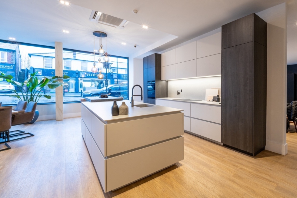 Ex Display Poggenpohl Segmento Mid Rail Kitchen with Island and Spekva ...