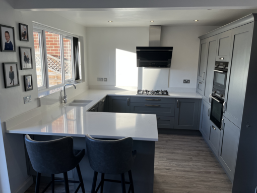 Graphite Grey Shaker Kitchen with Peninsula - 3833311 | Used Kitchen Hub