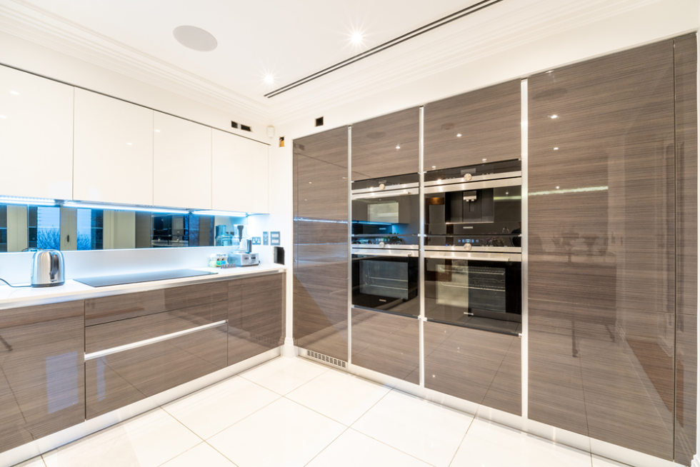 Lida Cuchina Brown and Cream Gloss Kitchen with Peninsula - 3833351 ...