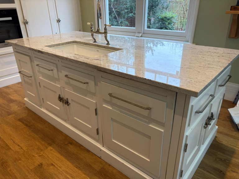 Luxury Mark Wilkinson River Valley White In-Frame Kitchen - 3833371 ...