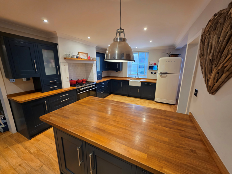 Midnight Blue Shaker Kitchen with Peninsula - 3833373 | Used Kitchen Hub